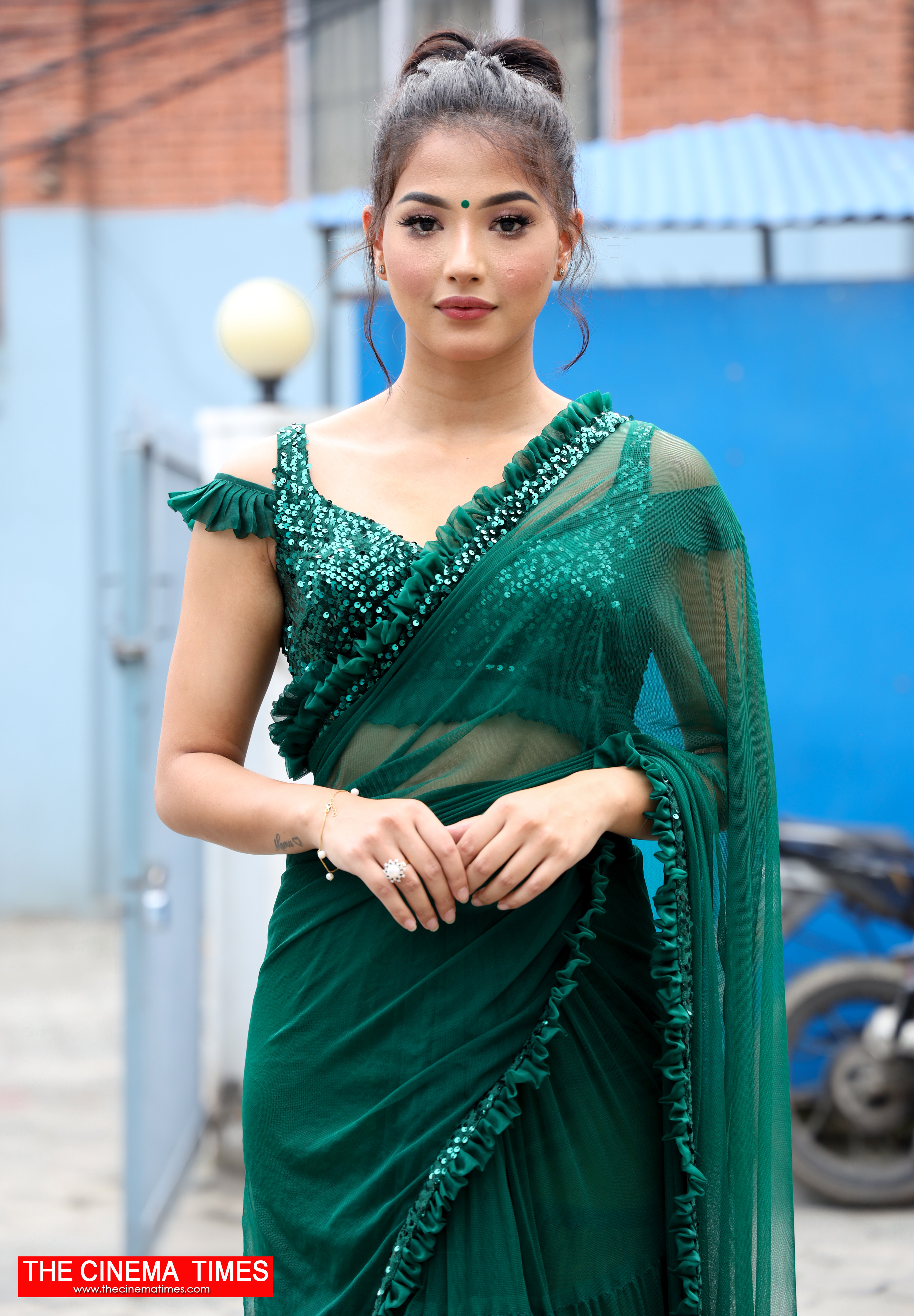 ‘Rato Tika Nidhar Ma’ star Samragyee RL Shah turned up in a saree for ...